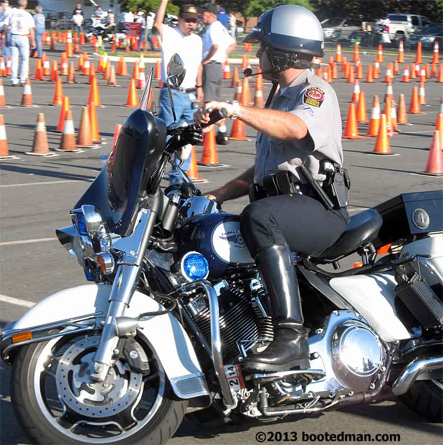 Motocross Boots on Motorcops? | BHD's Musings